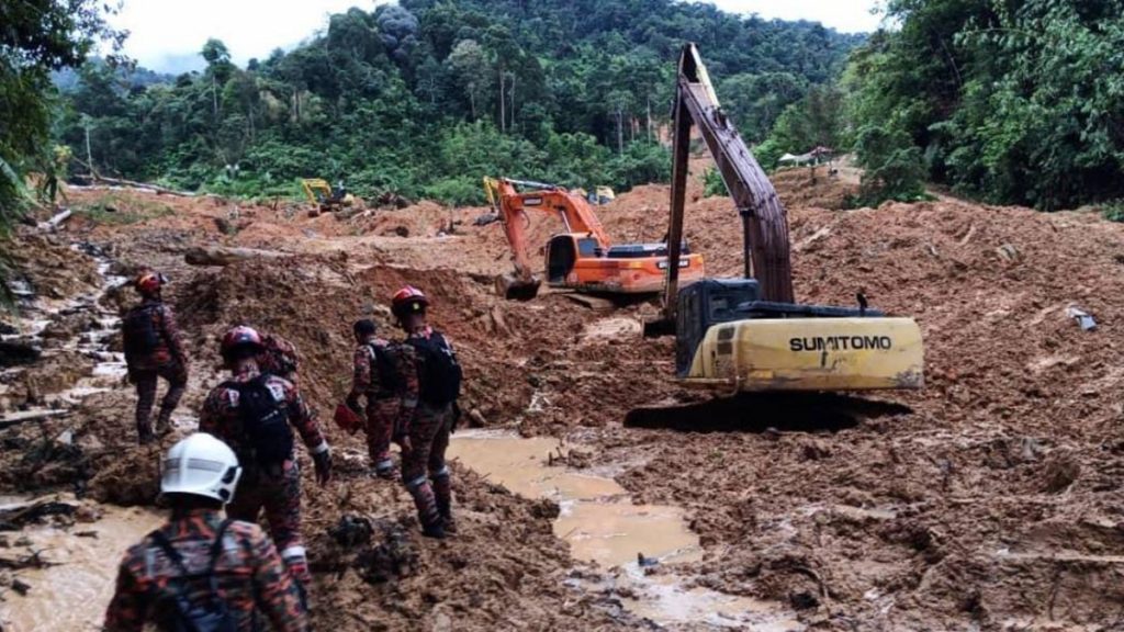 Batang Kali: Rescuers detect foreign objects using radar