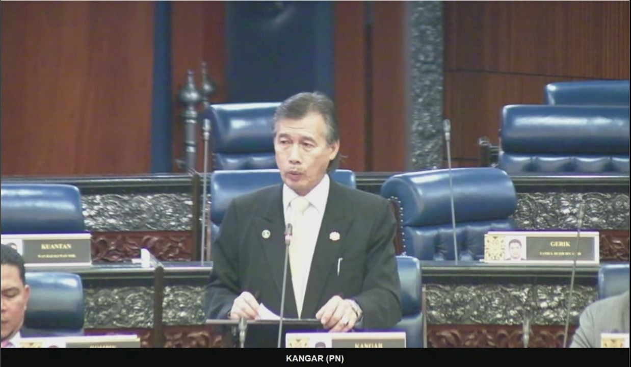Kerajaan perlu tingkatkan martabat pendidikan negara