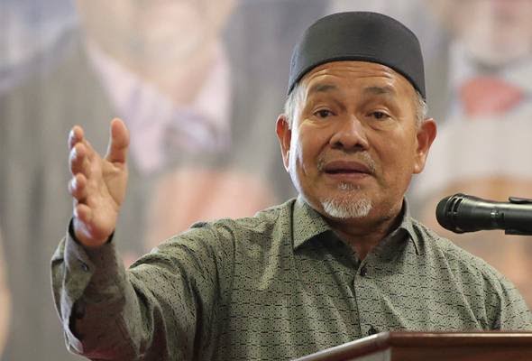 Hukuman sebat di hadapan khalayak bawah Takzir