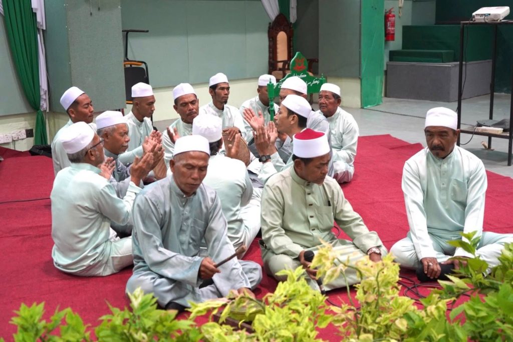 Dikir barat halaqat diperkenal terap nilai Islam